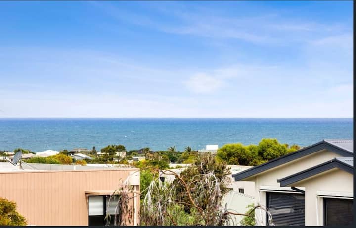 Seaview Haven: Pet Friendly Near Fisherman’s Beach - Great Ocean Road