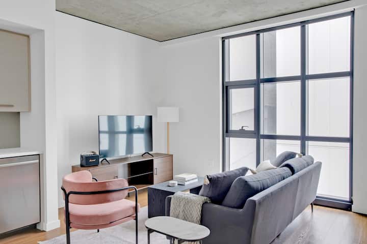 Blueground | Downtown, Gym, Nr Dining & Shops - Seattle, WA