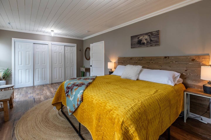 Hill Hideaway Unit 2 - Pet-friendly Lake Retreat - Minocqua, wI