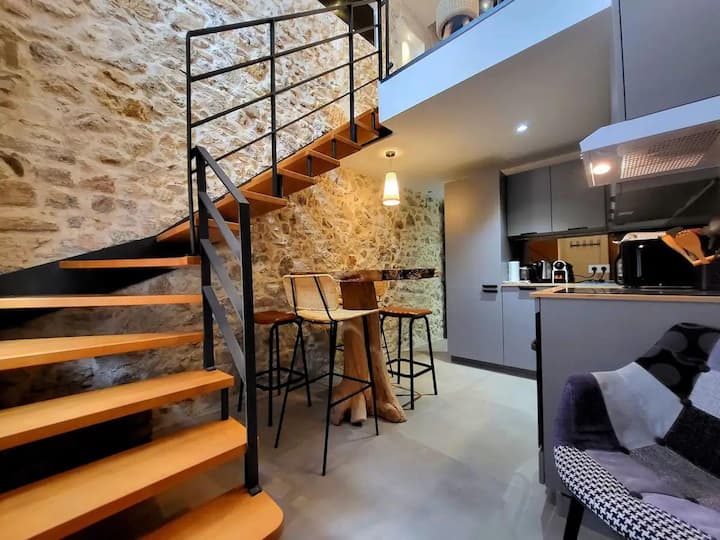 La Cathédrale Azuréenne - Dans Le Vieil Antibes - Antibes