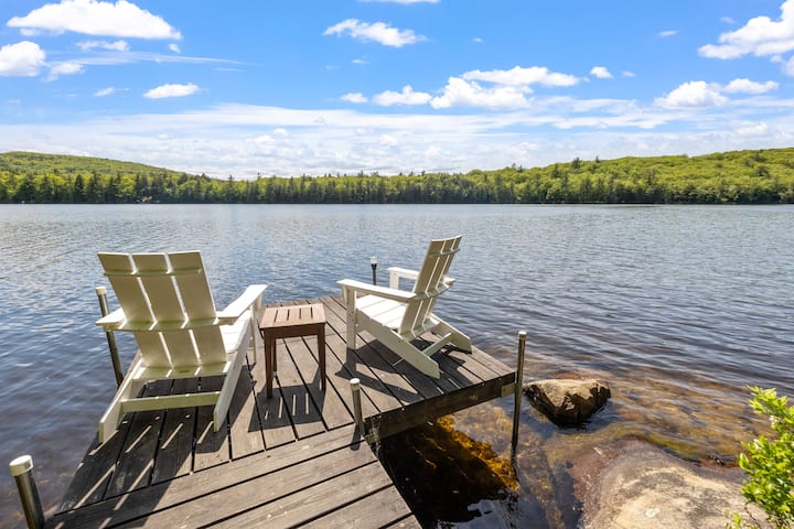 Pond Retreat: Beach, Kayak, Canoe, Deck, Firepit, - Middleton, NH