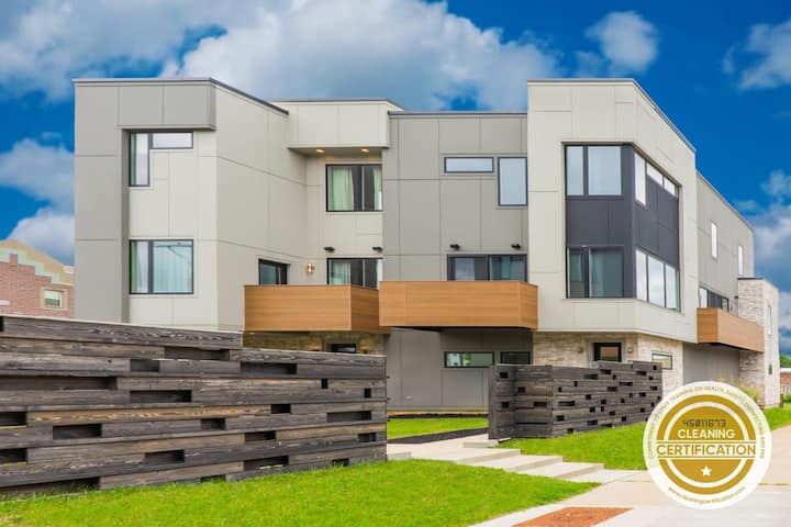 Modern Townhouse, Perfect Stl Stay - Saint-Louis, MO