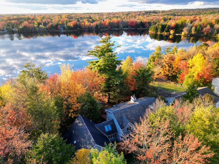 Tranquil Lakefront Home W/ Dock, Boats, Game Room - Kalahari Indoor Waterpark, Pocono Manor