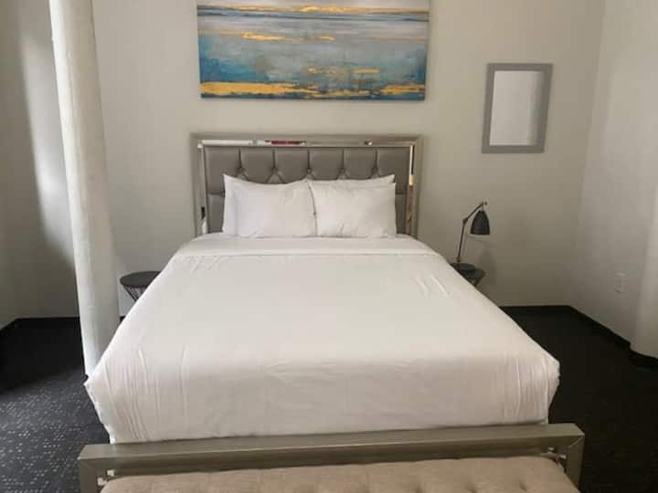 Studio For Two In A Perfect Location - Boston, MA