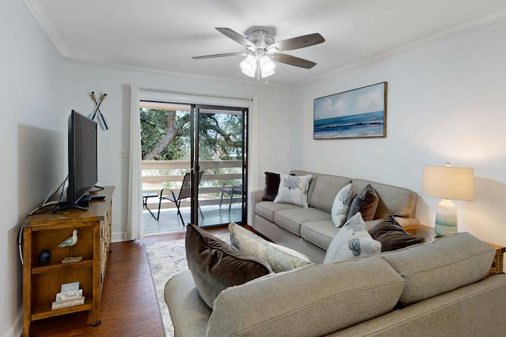 Top-floor 2br | Pools | Hot Tub | Beach Access - Hilton Head Island, SC