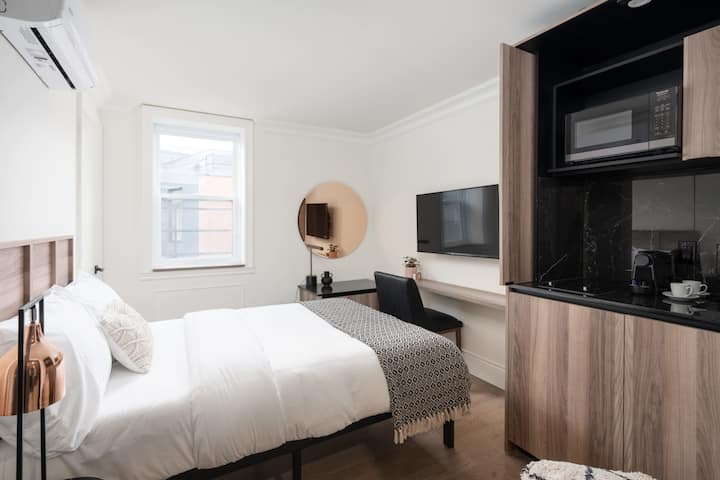 Studio Joliment Décoré Situé Sur Saint-denis - Montreal