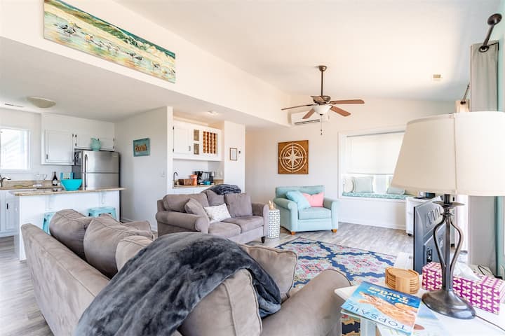 Private Beach Access W/ Ocean View, Sleeps 10 - Topsail Beach, NC