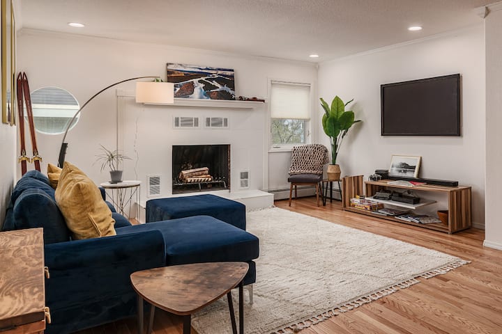 2 Bedroom Modern Condo In Heart Of Downtown - Anchorage