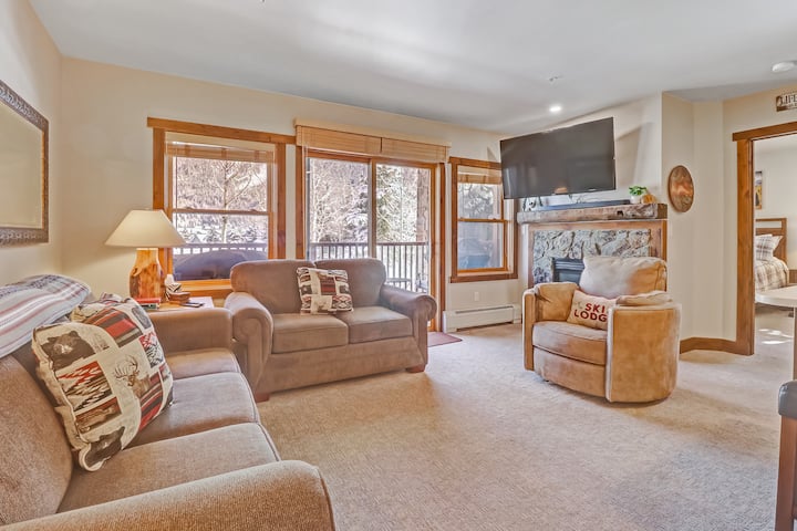 Two Hot Tubs, Amazing Views Right Next To Lifts - Copper Mountain, CO