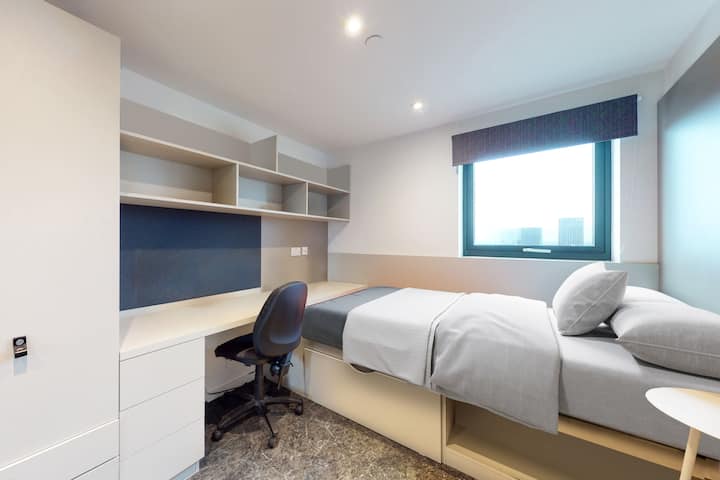 Modern 2 Bedroom Apartment Near City Centre - Cheshire