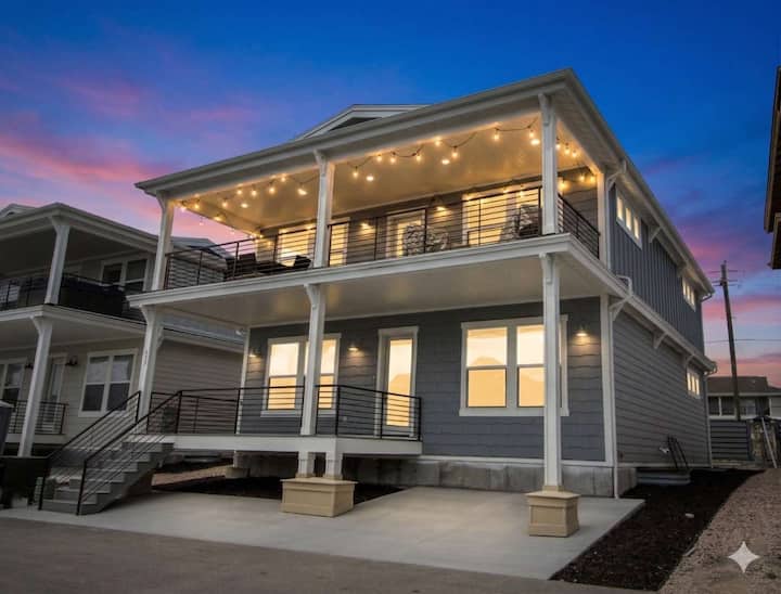 Sunny Shores #7 - Pool, Hot Tub, & Lake Access! - Garden City, UT