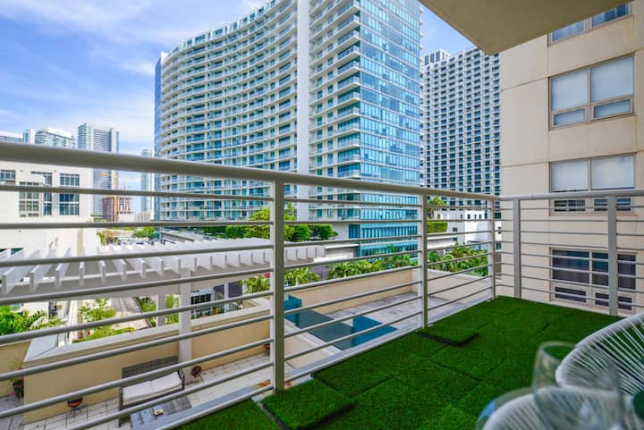 Art, Shops & City Living - Miami, FL