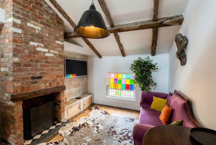 Quirky High Street Apartment, Castle Donington - East Midlands Airport (EMA)