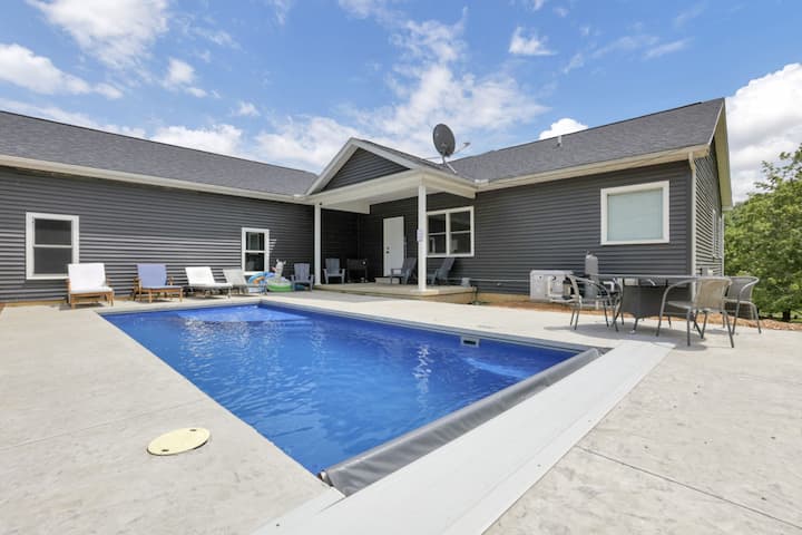 Serenity On Siverly: Outdoor Pool And Amazing View - Hocking Hills State Park, OH