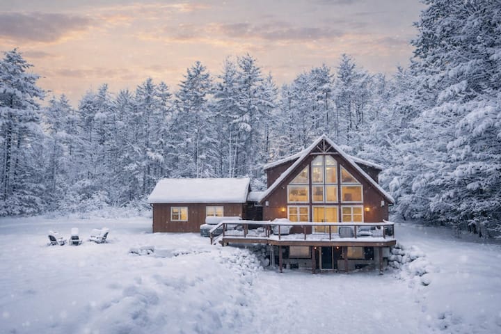 Bear Mountain House | Luxe, Hot Tub, Fireplace - North Conway, NH
