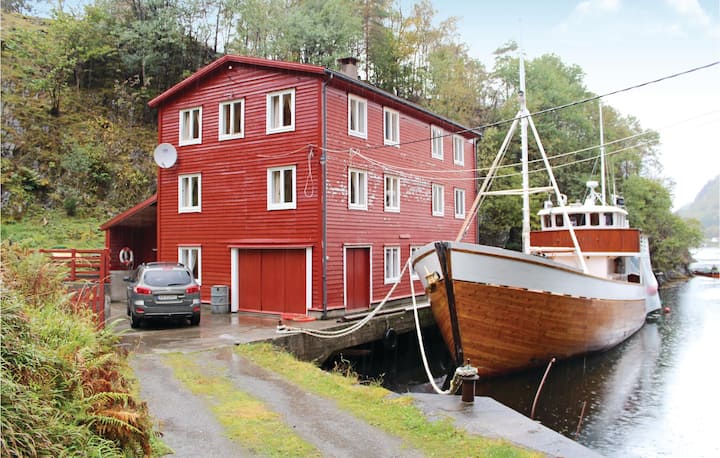 2 Bedroom Awesome Apartment In Lundegrend - Hovland