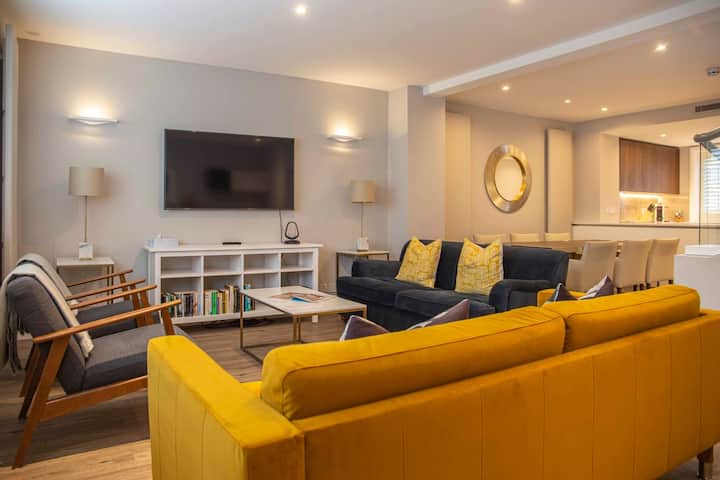 Stunning Rare Soho Gem - London