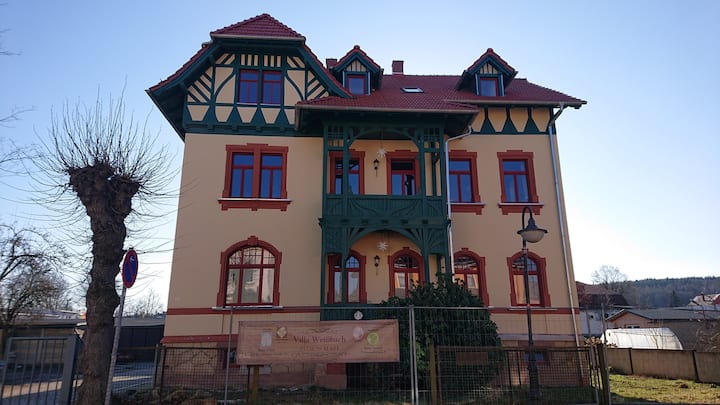 Ferienwohnung Mit Kaminzimmer Und Wintergartenlounge (Villa Weißbach-haus Hilda) - Augustusburg