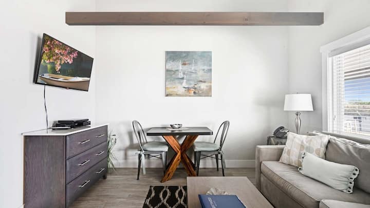Oceanfront Suite On Napeague Stretch (Unit 18) - Montauk, NY