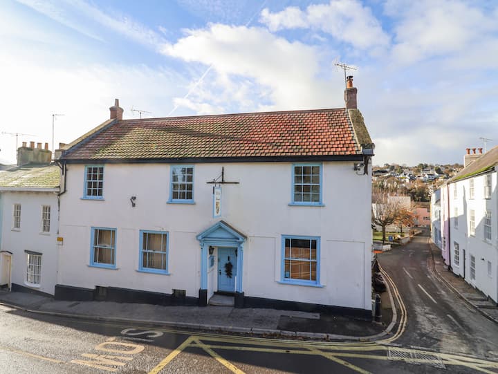Old Monmouth - Lyme Regis