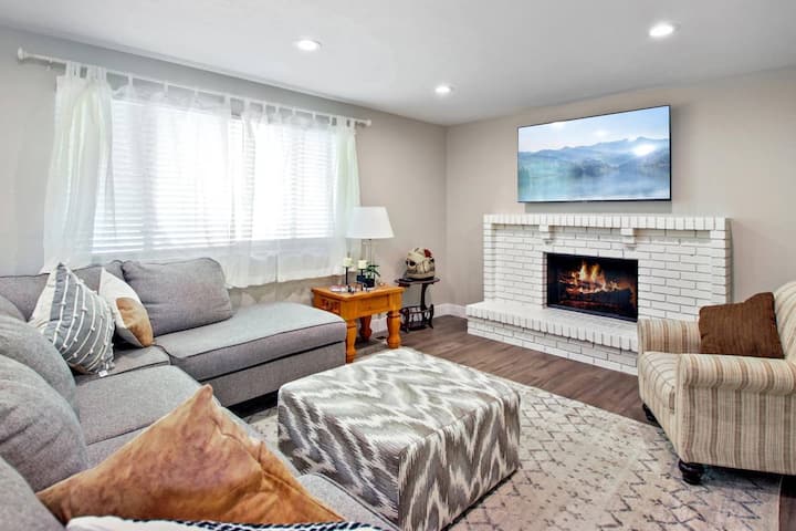 "Double Lodge" Has 2 Kitchens, Free Ski Rental, Game Room, Sleeps 13, Perfect For Families Or Groups - Sandy, UT