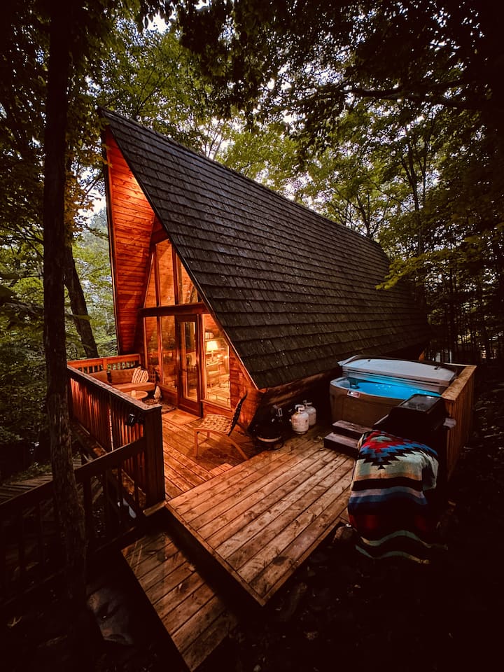 Magical Treehouse I Hot Tub, Fireplace, Pets Ok - Ontario 60