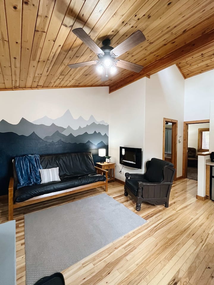 Cabin Suite Bed & Breakfast - Woodland Park, CO