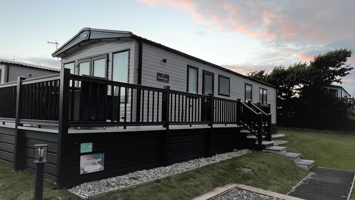 Seascape - A Deluxe Caravan Near The Beaches - Bude