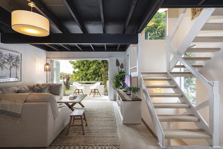 Beachside 2-bed House With Pool, Courtyard & Bbq - Noosa