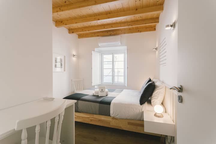 Best Houses 60 - Lusiadas I - Peniche