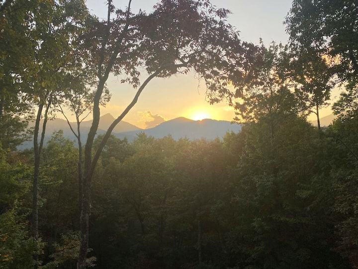 Long Range Mountain Views From Papa Bear Cabin! - Sapphire, NC