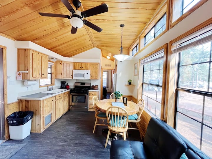 Two Bedroom Tiny Home Within Campground - Woodland Park, CO