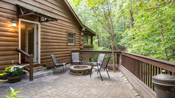 Knotty Bear | Innsbruck 3br With Screened In Porch - Helen, GA