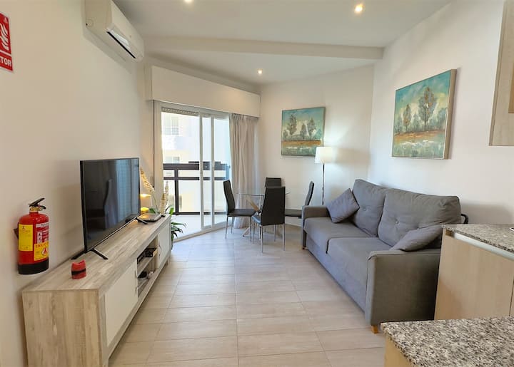 Skol 350 - Renovated 2-bedroom Apartment In Skol M - Marbella