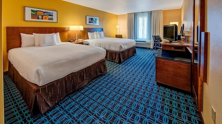 Rare Gem! 2 Comfortable Units, Outdoor Pool - Orlando, FL