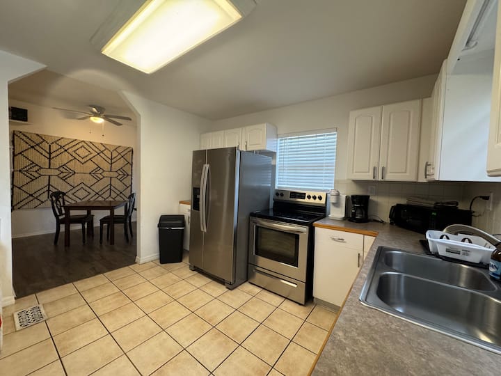 Passion Flower, Queen Bedroom And Full Kitchen - St. Augustine, FL