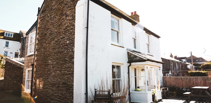 Morwenna A Traditional House Within Port Isaac. - Port Isaac