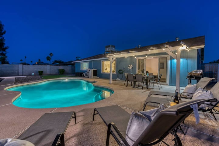 Tranquility 4 Bedroom With Free Heated Pool! - Mesa, AZ