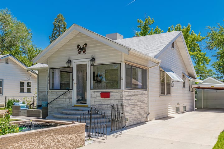 Butterfly Home: Charming Retreat - Grand Junction, CO