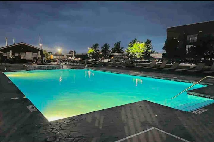 Downtown Pool Hot Tub Cedar Point Sport Force! - Sandusky, OH