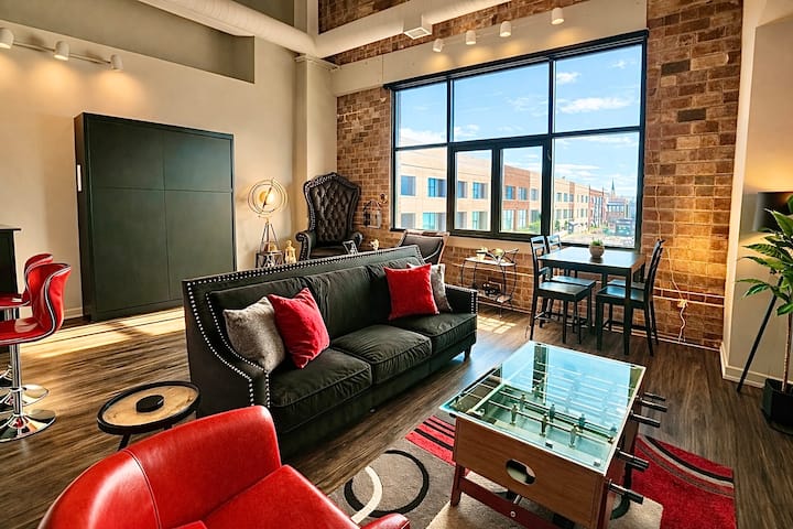 Downtown Loft By Cedar Point Sports Force! - Sandusky, OH