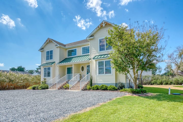 Sea La Vie | Community Pool + Screened Porch - Chincoteague, VA