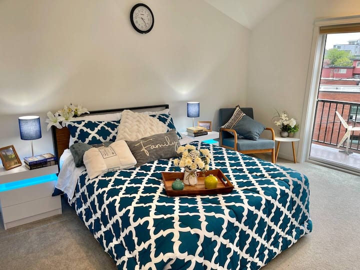 Lower Queen Anne Townhome - シアトル