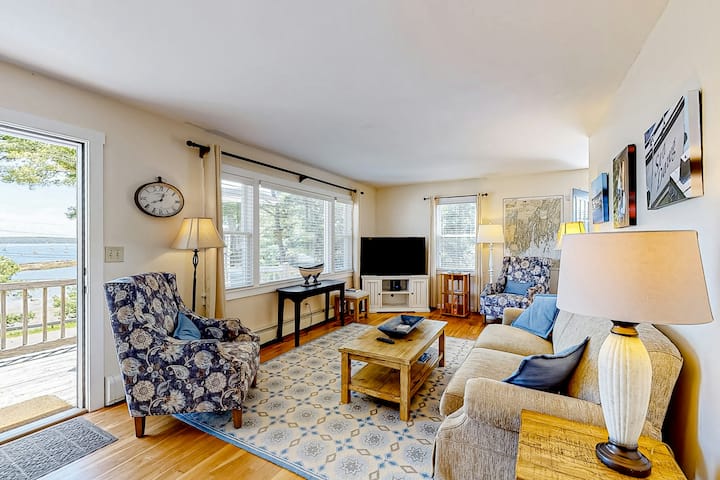 Walk To Town 2br Oceanfront | Deck | Firepit - Boothbay Harbor, ME