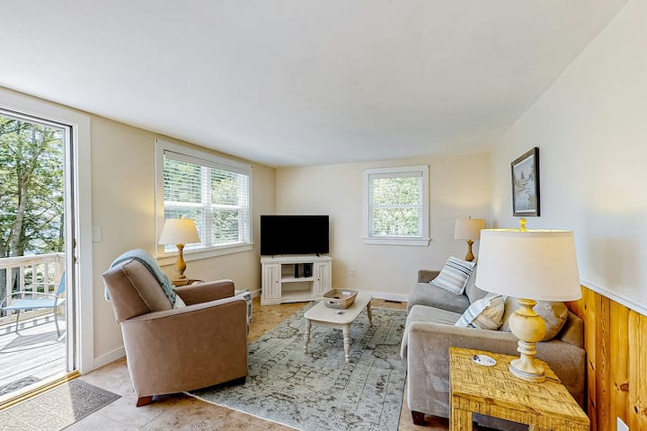 1br Oceanfront With Deck - Walk To Town - Boothbay, ME