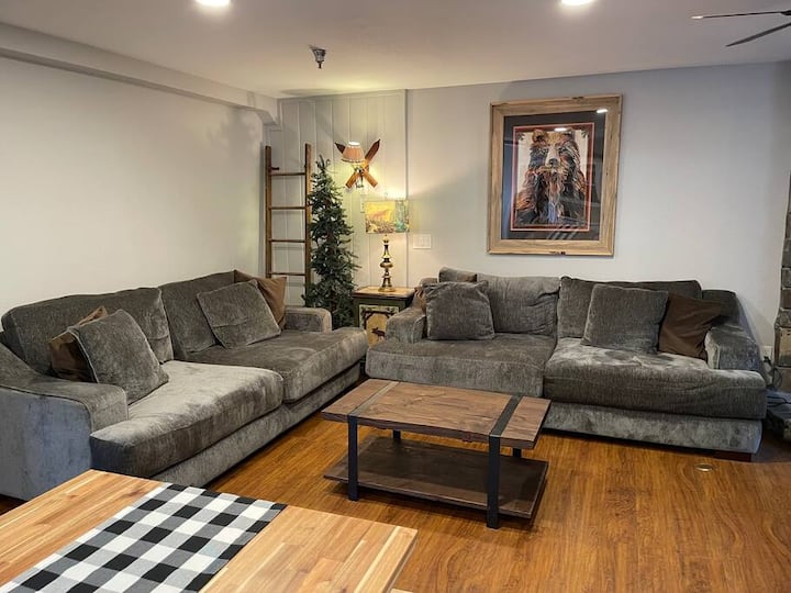 Mini Sequoia - Sleeps 2! Centrally Located - Shaver Lake, CA