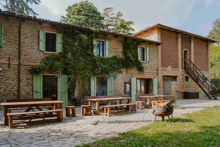 Vidovina: Farmhouse With Pool - 6 Bedrms / 19 Beds - Italy