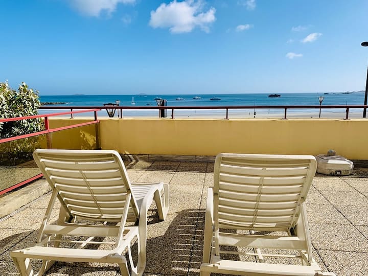 Grande Terrasse Avec Vue Sur La Plage De Trestraou - Perros-Guirec