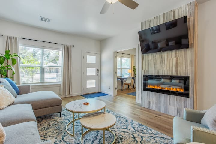 Plaza Retreat - Brand New Home, Firepit, Fast Wifi - Midtown - Oklahoma City