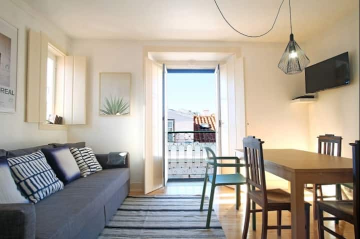 Bh4e 3br Com Vista Coração Bairro Alto * Luminoso - Almada